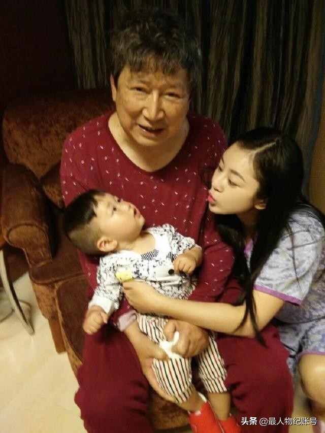 Caring for the old American lady for 13 years and inheriting all the ...