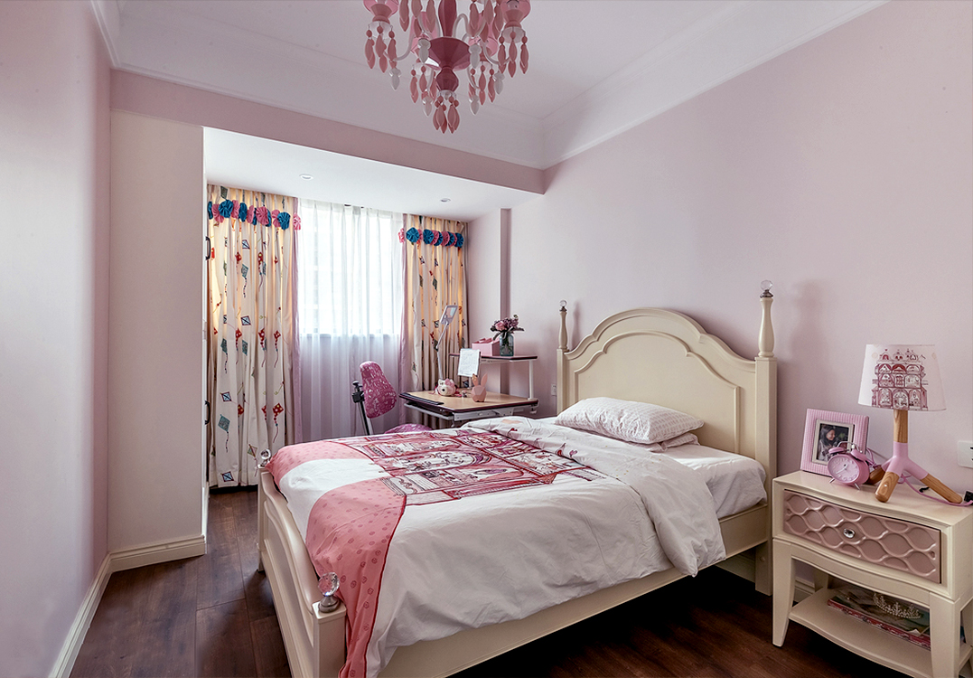 After "breaking away" countless pieces of unused objects, bring these ...