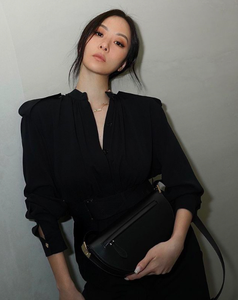 43-year-old Sun Yunyun sits firmly on the top lady in Taiwan!Wrapped ...