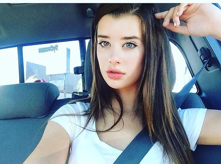 Playboy model Sarah McDaniel (Sarah McDaniel) - iMedia