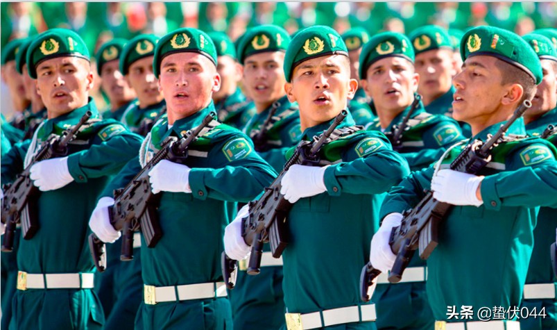 The new rifle Beretta ARX160 of the Turkmen Army - iMedia