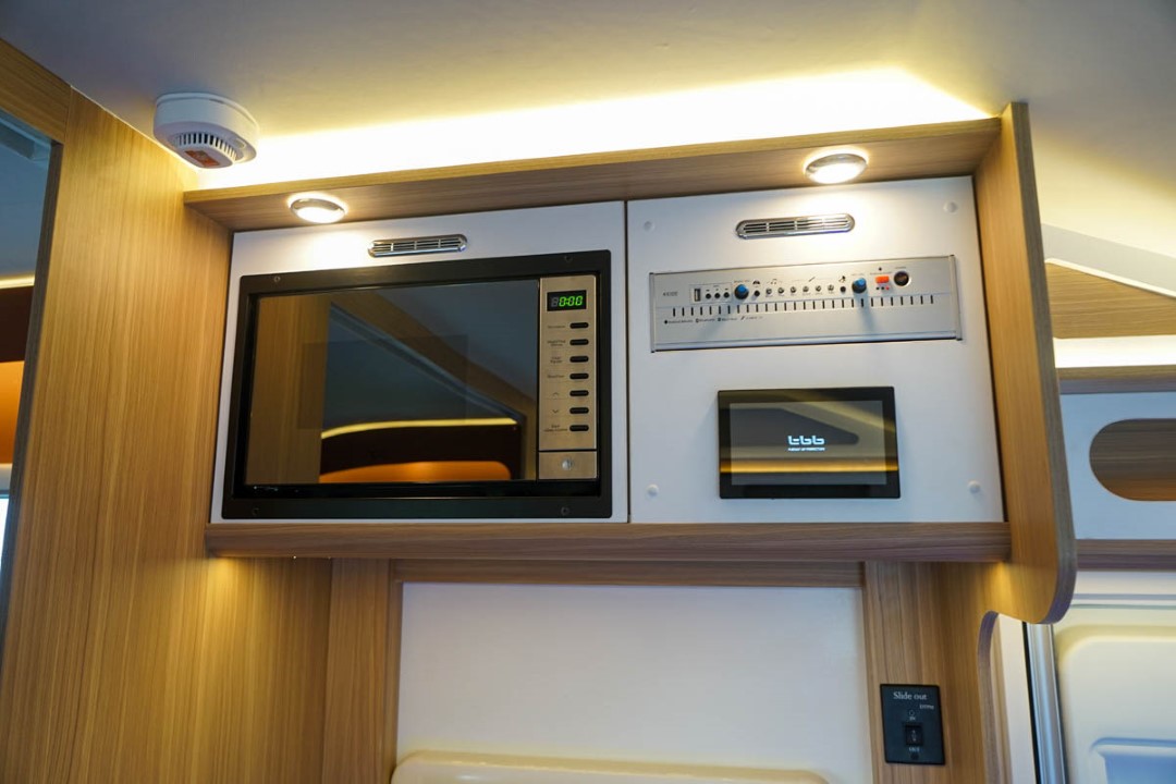 SAIC Yuejin H500 Chassis Single Expansion RV: Wanghong No. 3 - iMedia