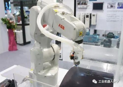 The joystick is locked, aligned, turned.... Manual operation skills of ...