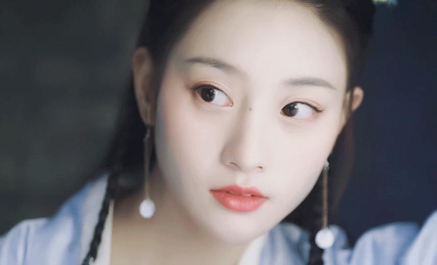 Born in the Internet, she plays famous scenes one after another. When ...