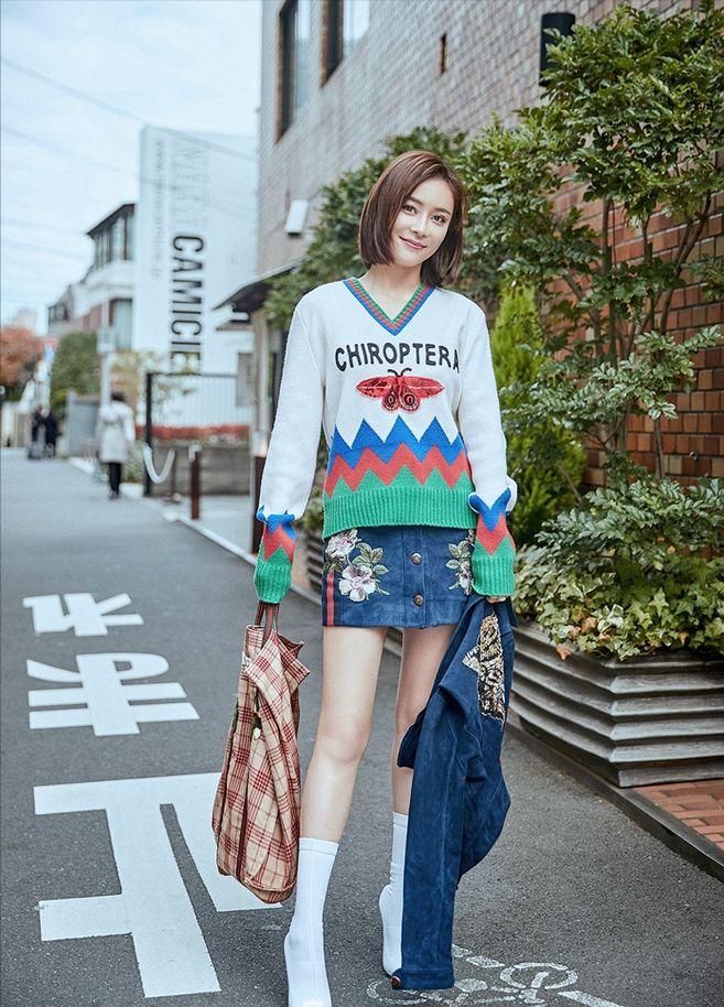 The goddess Yuan Shanshan is not only beautiful, but her long legs are ...