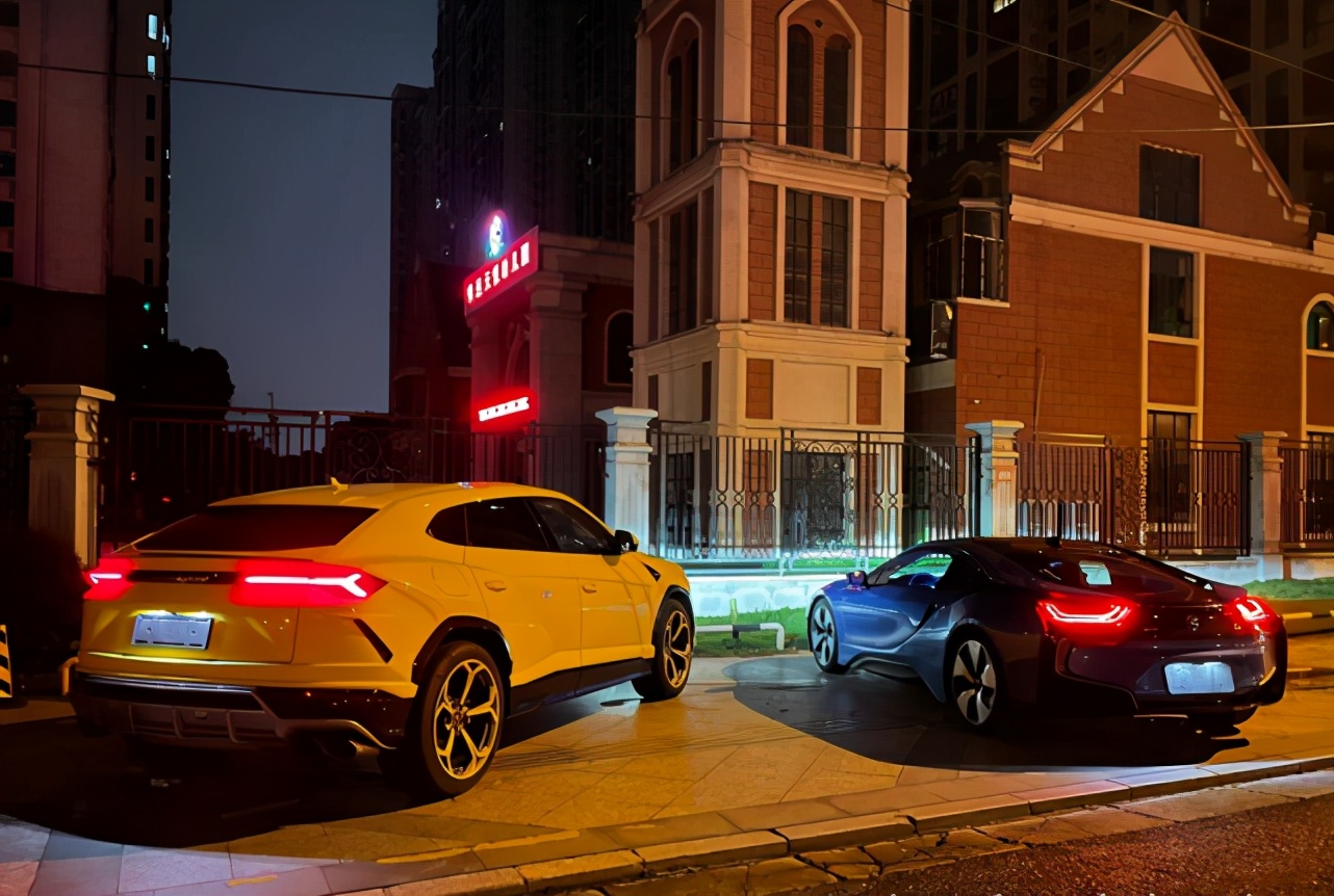 Lamborghini SUV meets BMW i8, the two want to speed up than 01, and the ...