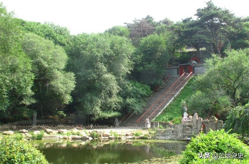 Qiding Longtan Temple in Kaiyuan City, a very famous Buddhist shrine in ...