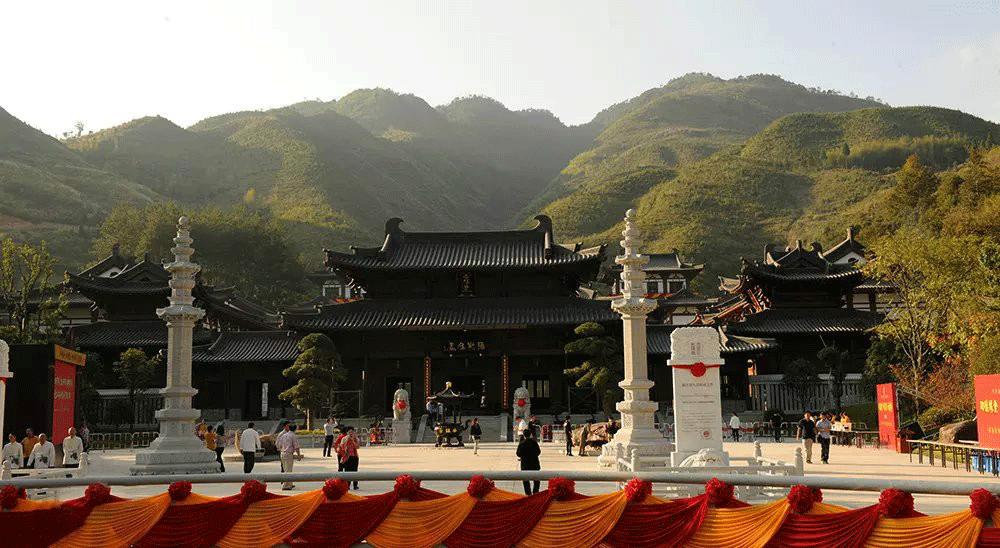 The magnificent Tiansheng Mountain Anfu Temple - iMedia