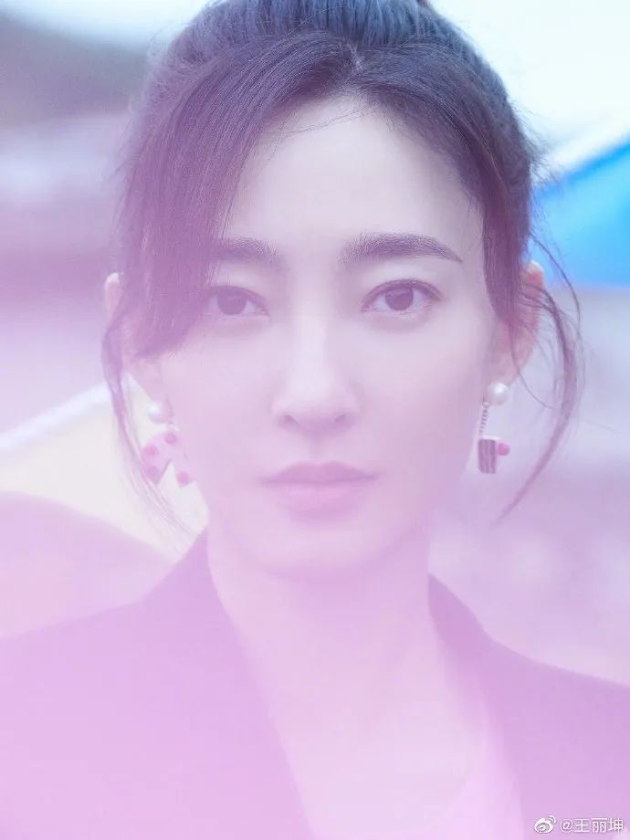Actress Wang Likun posted many stunning pictures!Snow skin jade looks ...