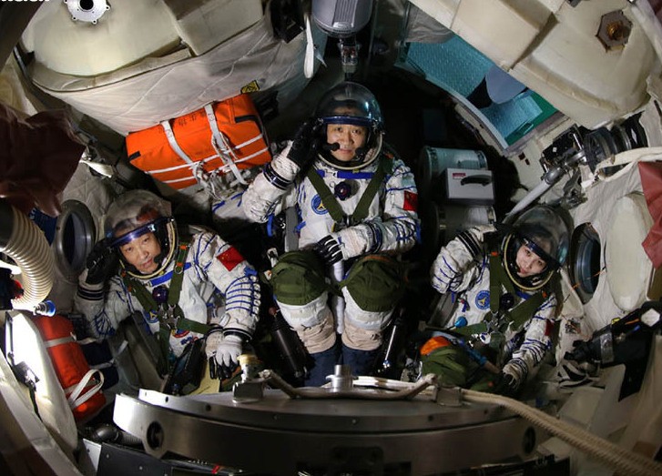 Why do astronauts exercise in space?Return to the earth for someone to ...