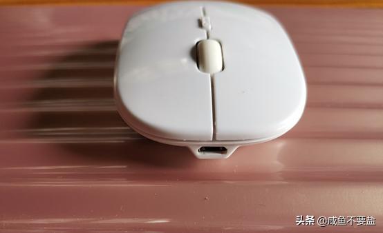 What does the inside of a wireless mouse look like?Let's take a look at ...