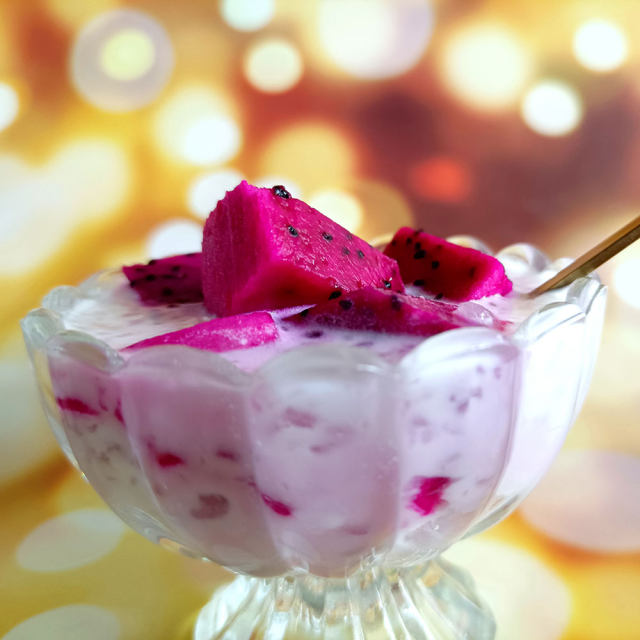 Eat fruit in a different way, dragon fruit sago - iMedia