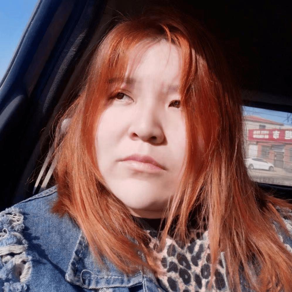 Teacher Guo asked Zhao Lusi to lick her feet in the live broadcast ...