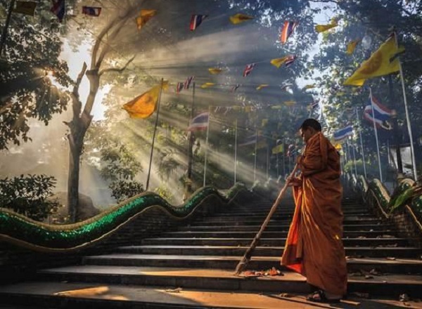 The sweeping monk is so powerful, why don't you save the abbot Xuanci ...