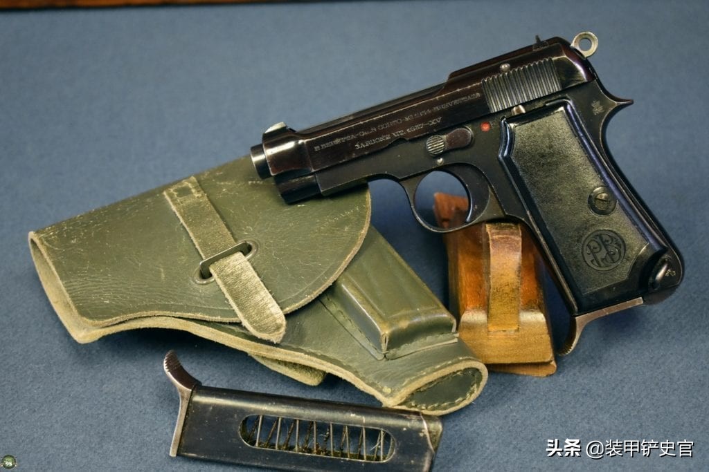 The exquisite and easy-to-use Beretta M1934, the German soldiers are ...