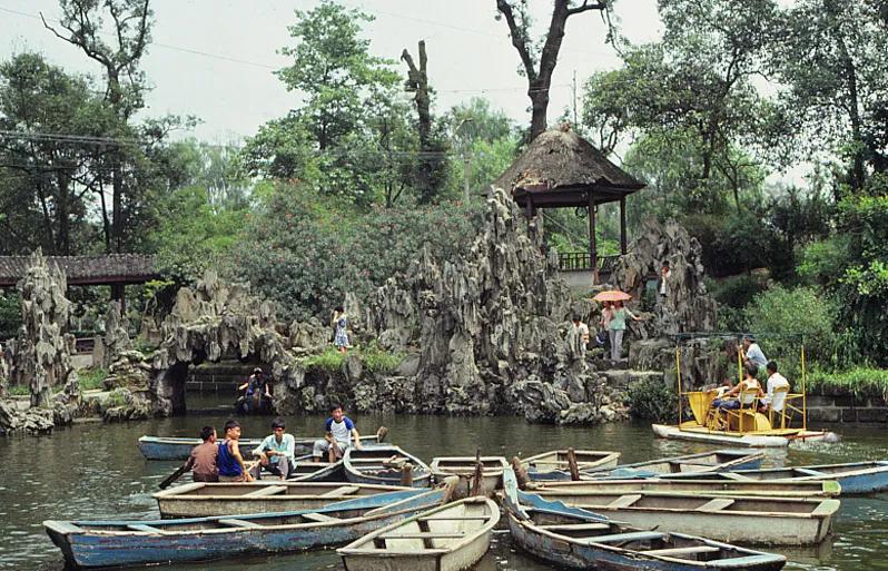 Take a look at the real photos taken in Chengdu in the 1980s, can you ...