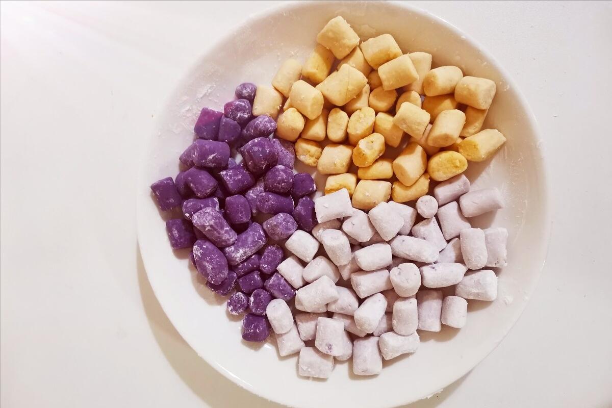 Homemade taro balls are very simple. They are soft and glutinous, not ...
