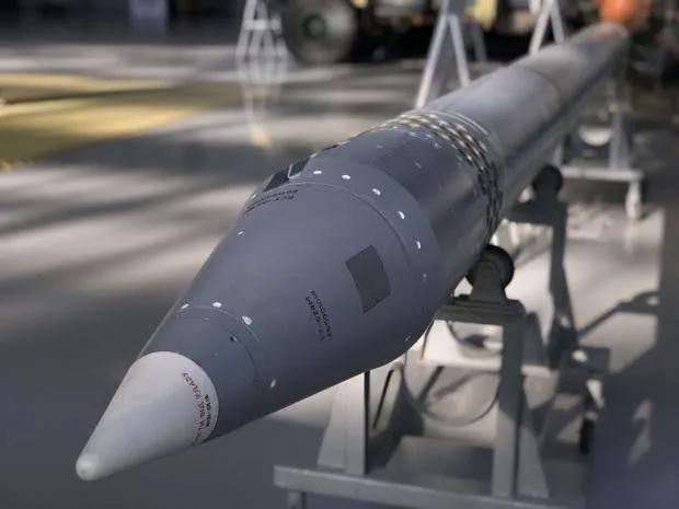 Ukrainians' 300 "Long Fire"-"Vilkha-M" long-range rocket launcher - iMedia