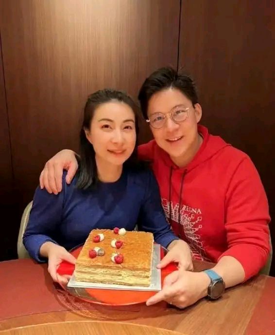 Gossip breaking news: Jin Yaohan, Wang Kai, Au, Guo Jingjing, Li Jingyi ...