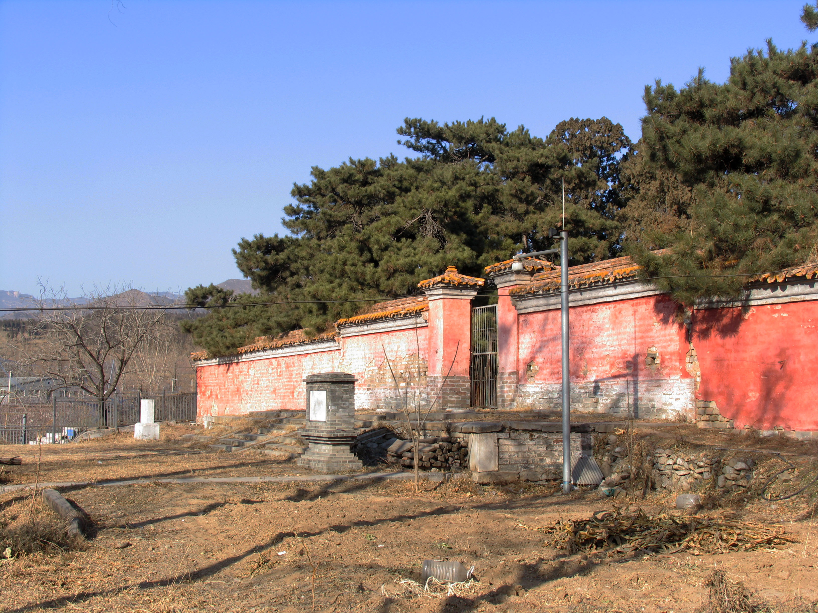 Exploring the Ming Tombs-Jingling - iMedia