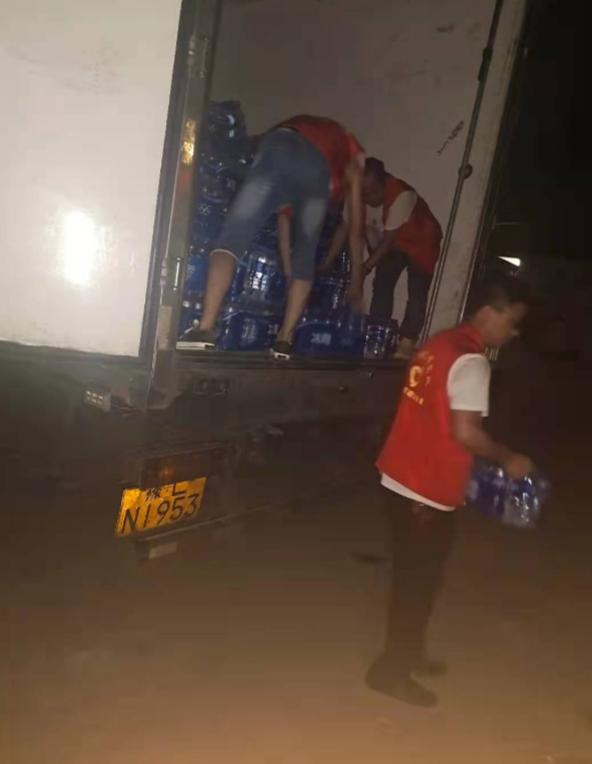 Yin Shihang's latest biographical picture was exposed. After looking at ...