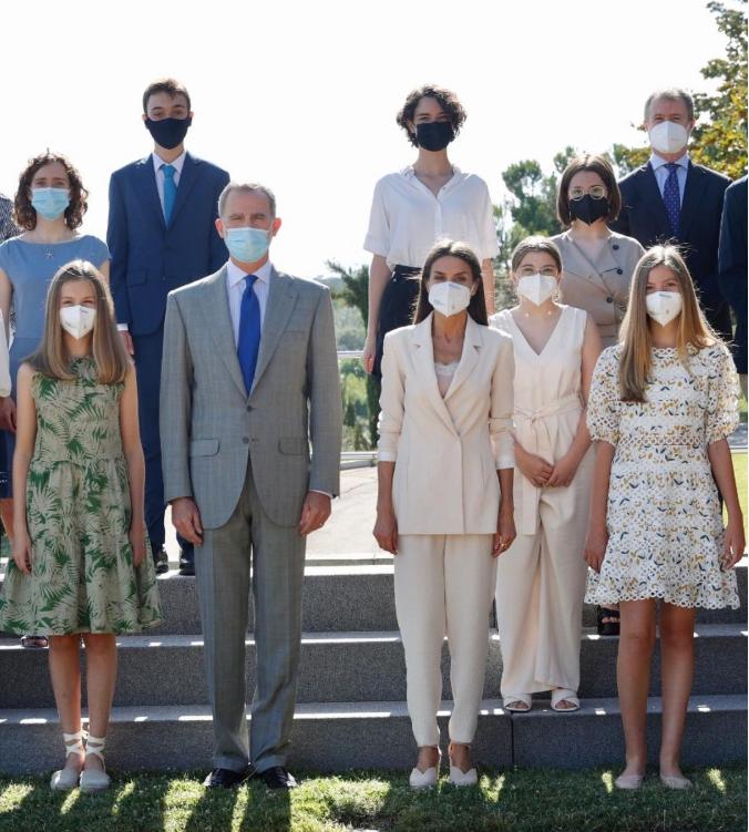 The little Spanish princess has soared. At the age of 14, she is taller ...