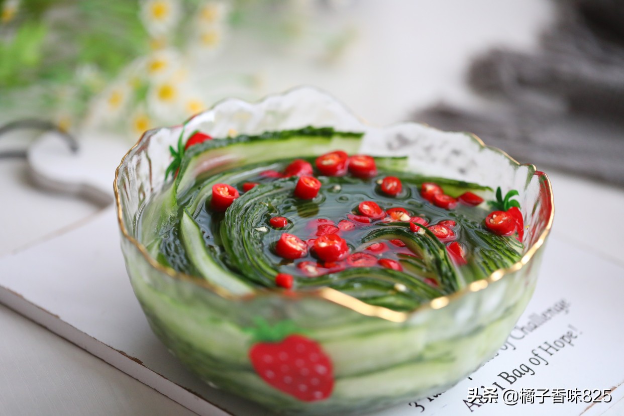 Cucumber is a new way to eat, it is the perfect pair with Sprite, sour ...