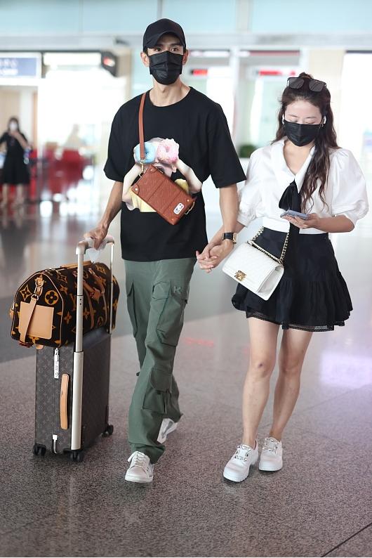 Jing Chao and Xiao Li Lin are really simple to wear, the basic models ...