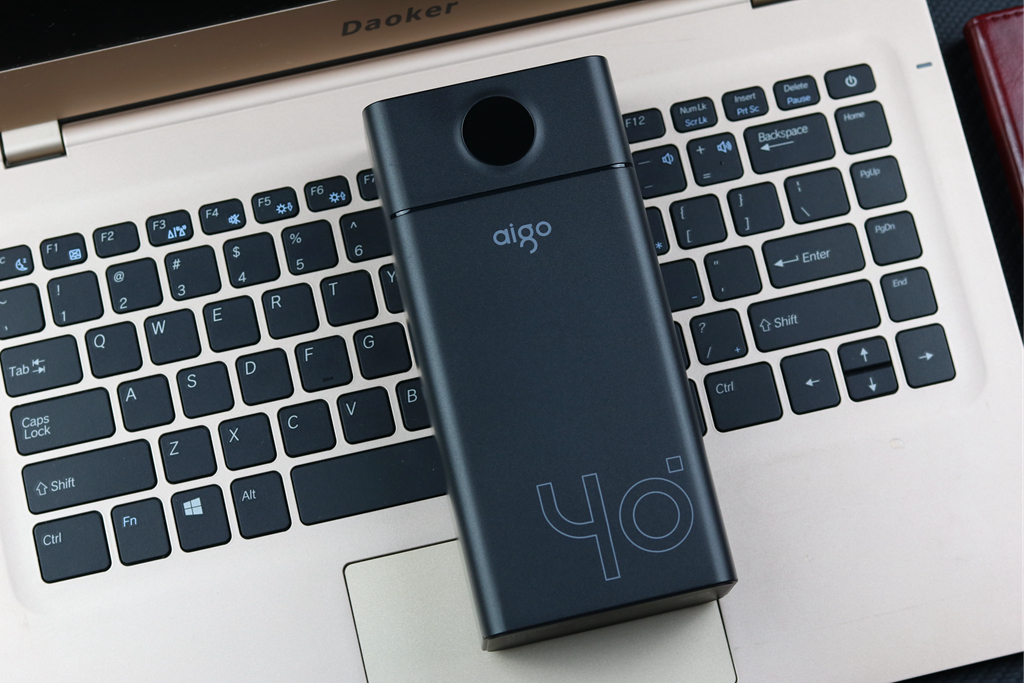 A "self-defense" power bank, aigo mobile power C40S evaluation, 22.5W ...