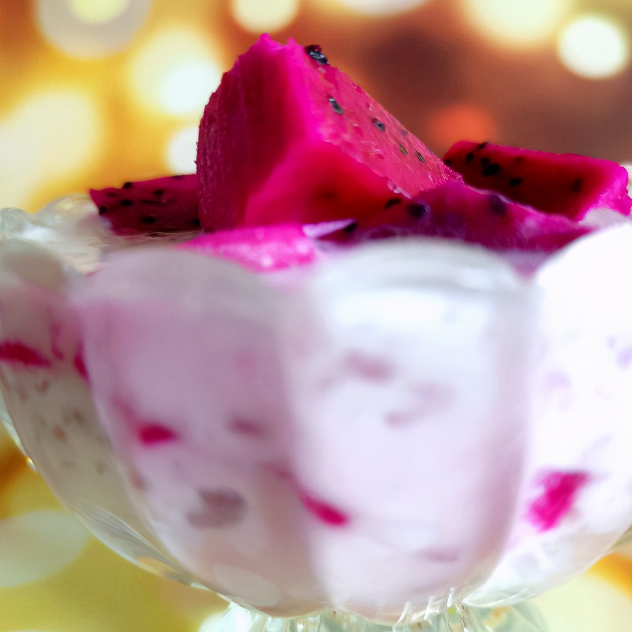 Eat fruit in a different way, dragon fruit sago - iMedia