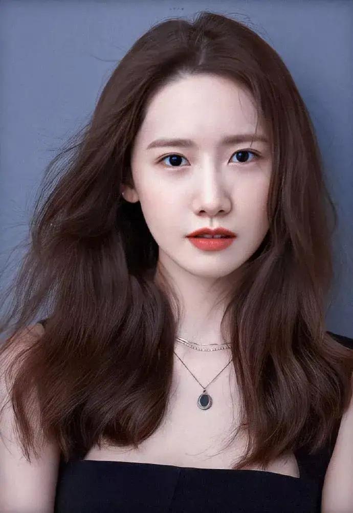 Nazarin, Yoona, Wu Xuanyi, Li Yitong, Zhao Liying, Yang Mi, Huang ...