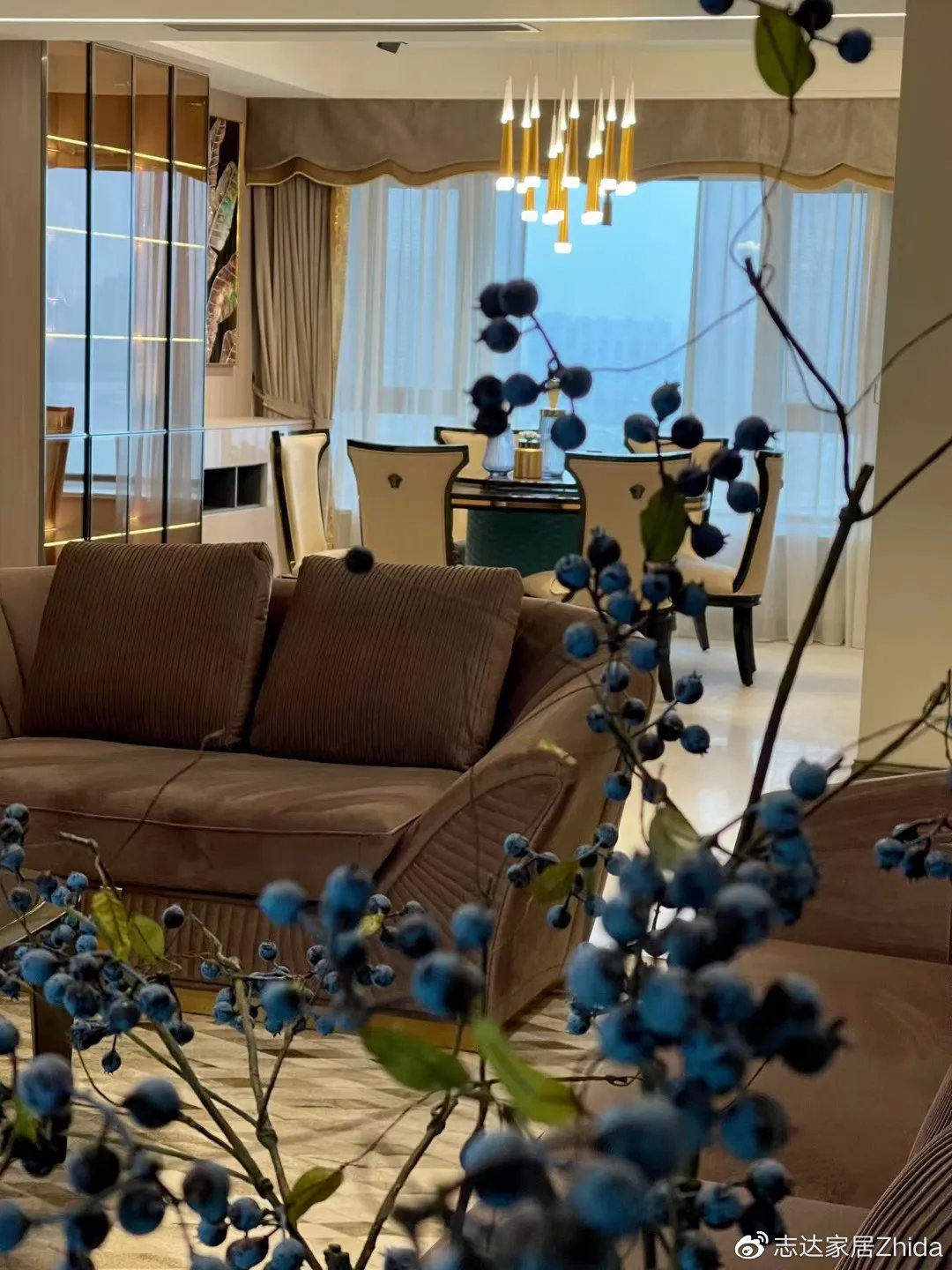 260 square meters of fashion and luxury - iMedia