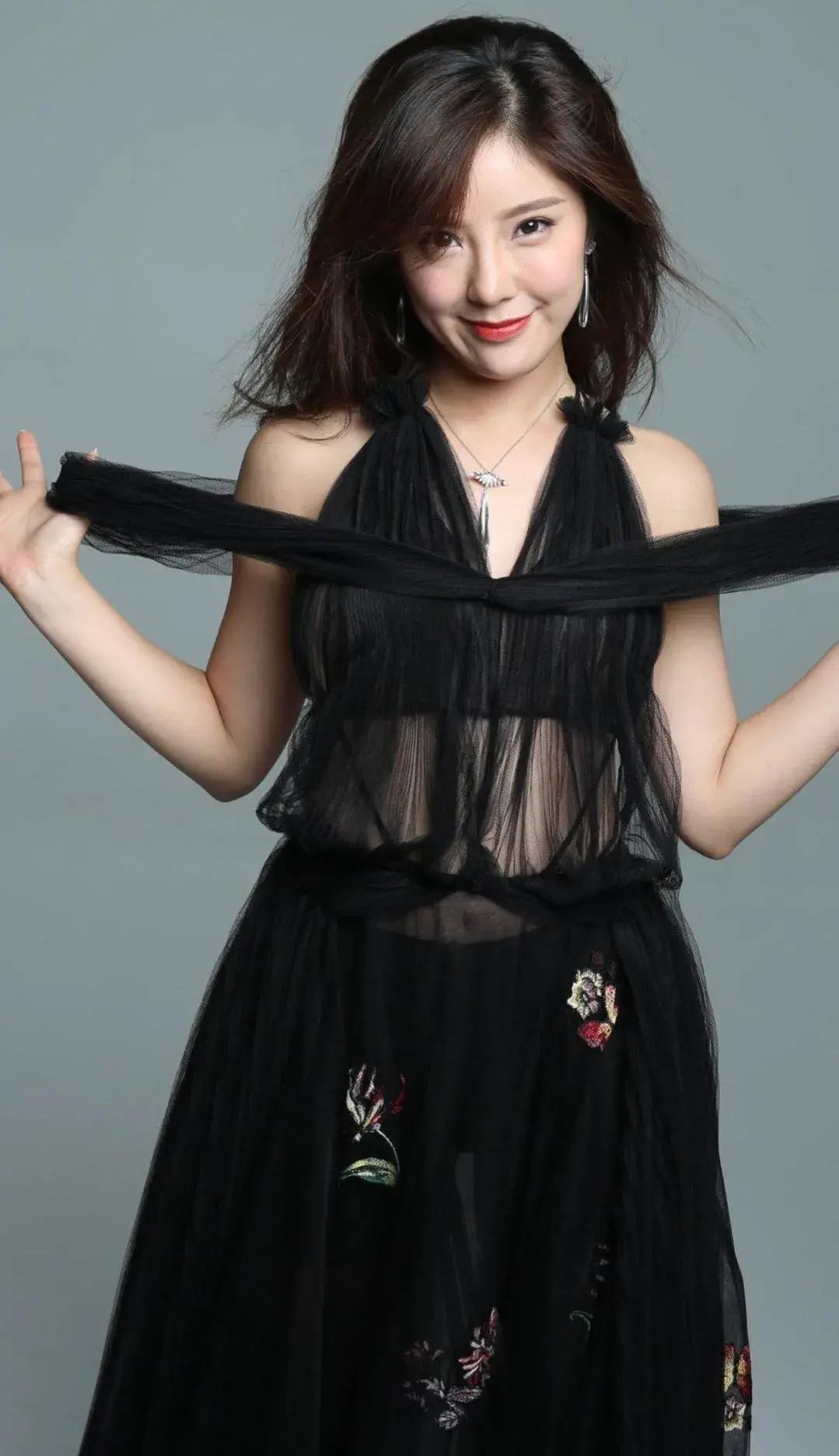 The adolescent heroine Zhao Yihuan, the goddess at that time, has ...