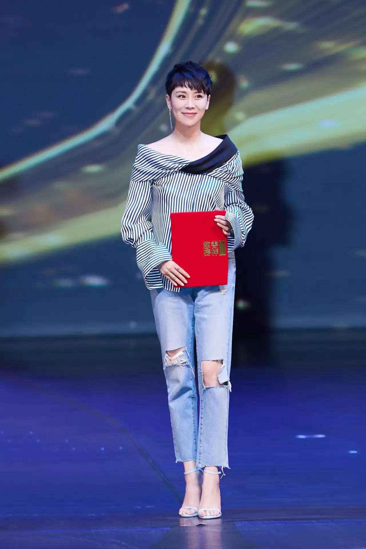 Leng Yan Yujie Haiqing - iMedia