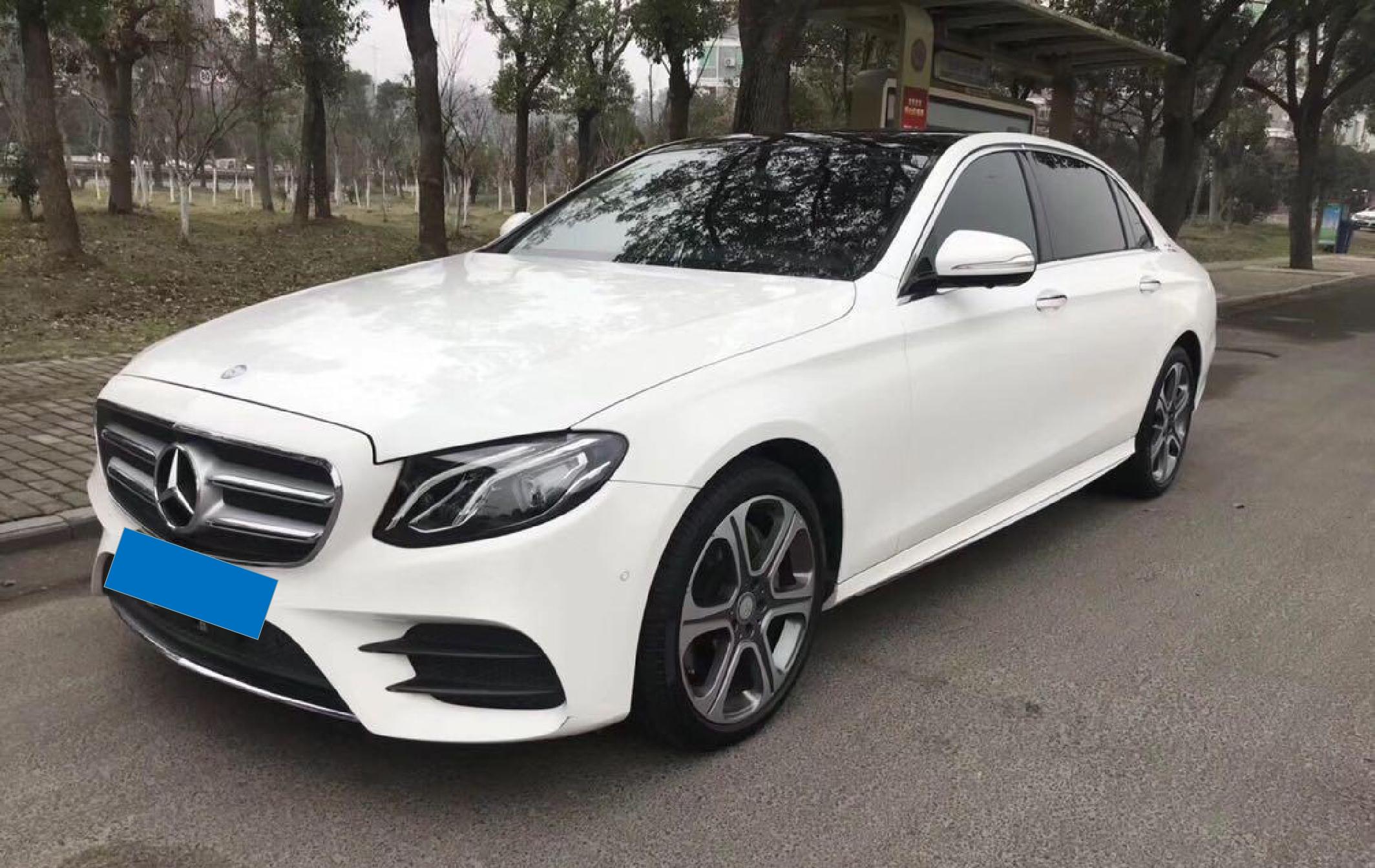 A little change!Mercedes-Benz E300L interior upgrade steering wheel and air conditioning outlet ...