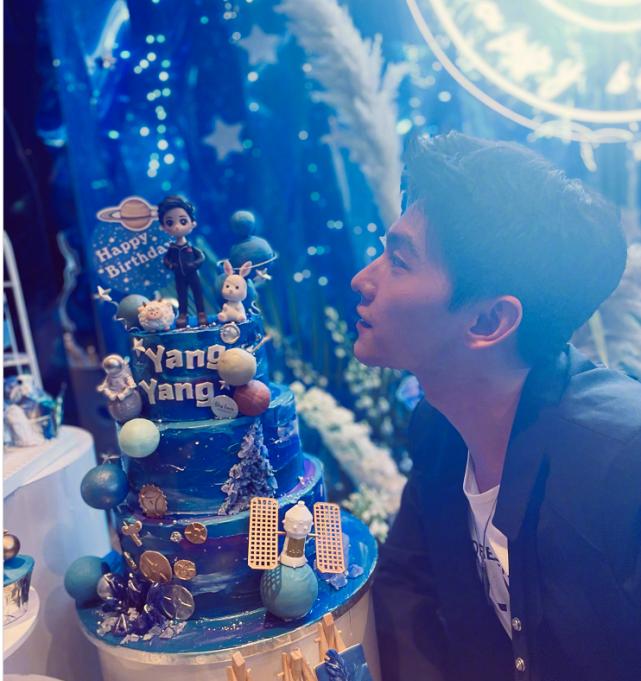 Wang Yanlin wrote about Yang Yang's birthday, witnessing the friendship ...