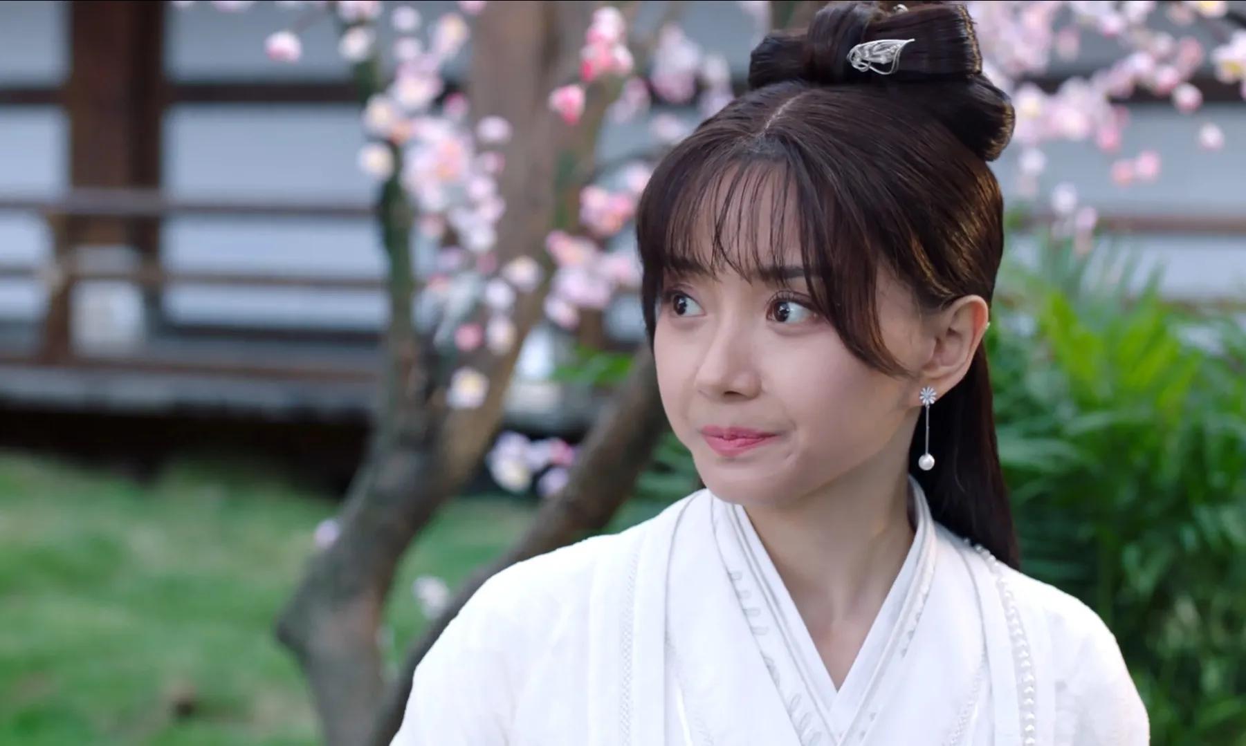 Bu Guanjin, costumes, and the appearance lines of "The Young Master ...