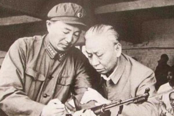 The founding general Luo Ruiqing, who treated a disease abroad, died ...