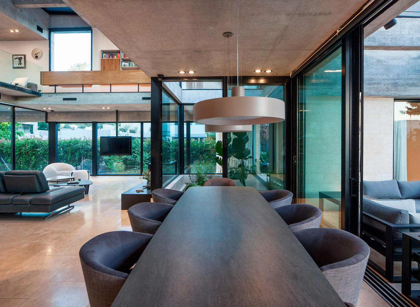 Villa design: an L-shaped mansion of 450 square meters, a large mansion ...