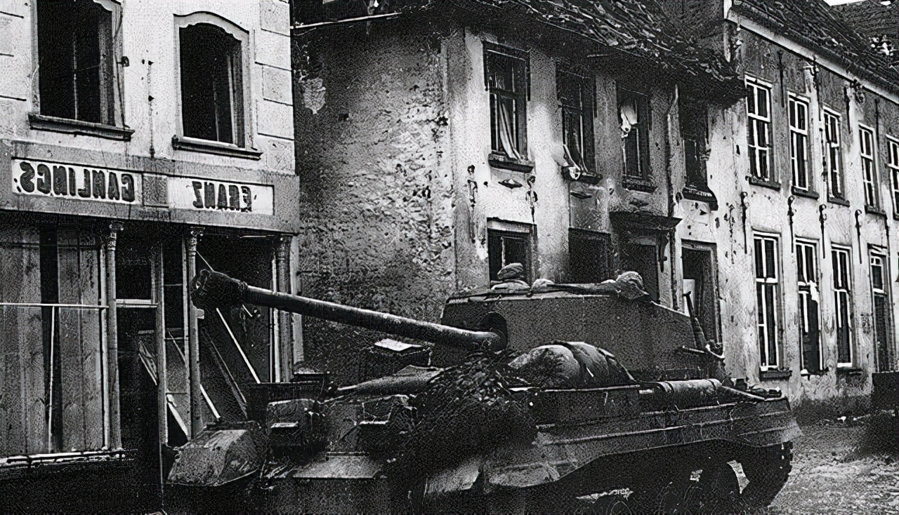 Archer tank, strange tank walking backwards - iMedia