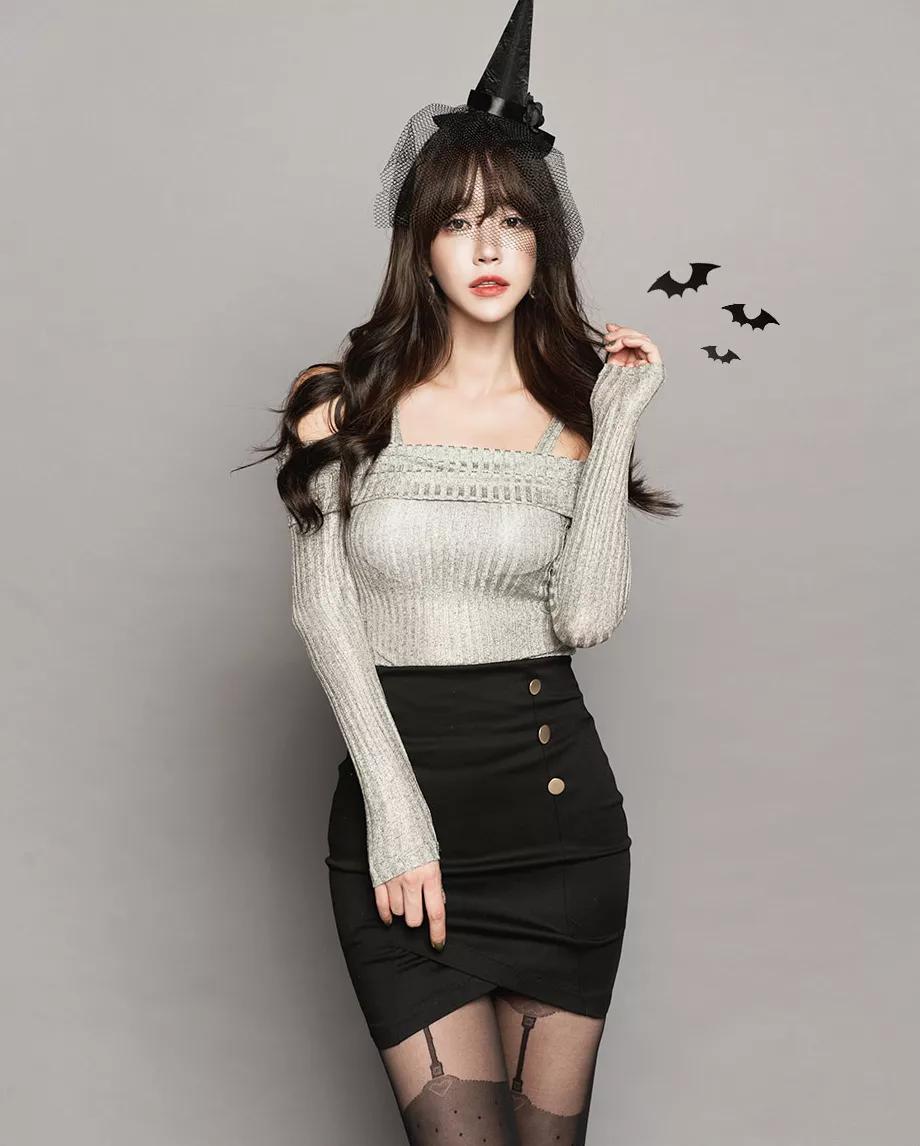 Zheng Youzhen's portrait photo, today's outfit is full of domineering ...