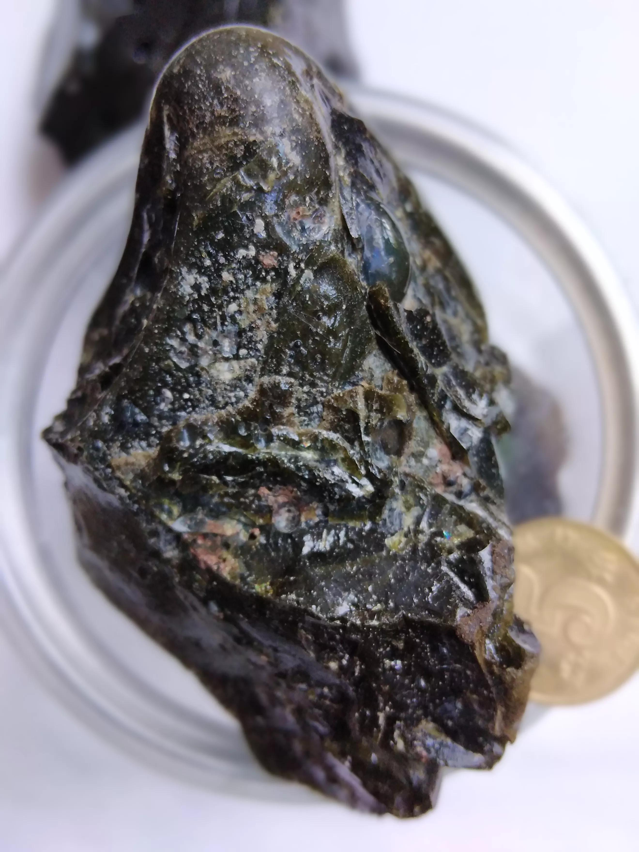 The difference between glass meteorite and slag - iMedia