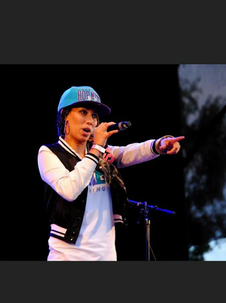 8 female Rappers create "new hip hop" in the Middle East - iMedia