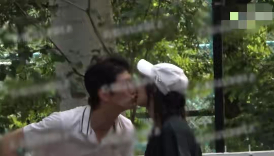 A pair of sisters and brothers in the modeling world announce their love affair with Jin Dachuan ...