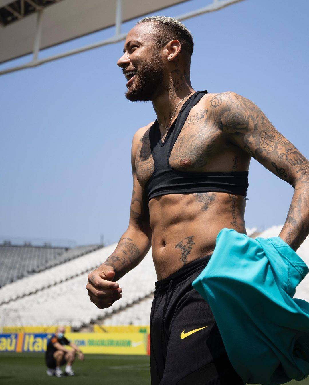 overweight?Neymar showed his abs in response to questioning Mbappé and ...