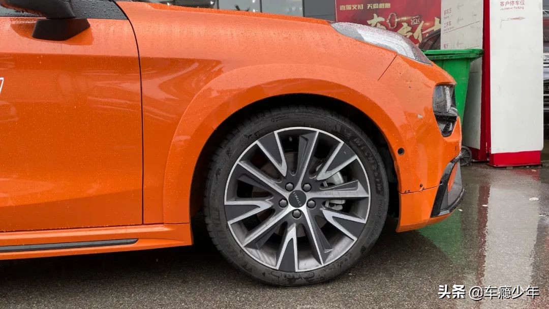 Test drive the Lynk & Co 02 Hatchback at the store!Domestically made ...