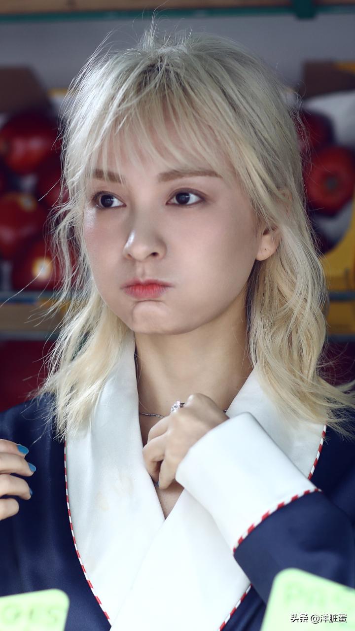 How did Wu Xin and Zhou Dongyu's calves become straight from bends ...