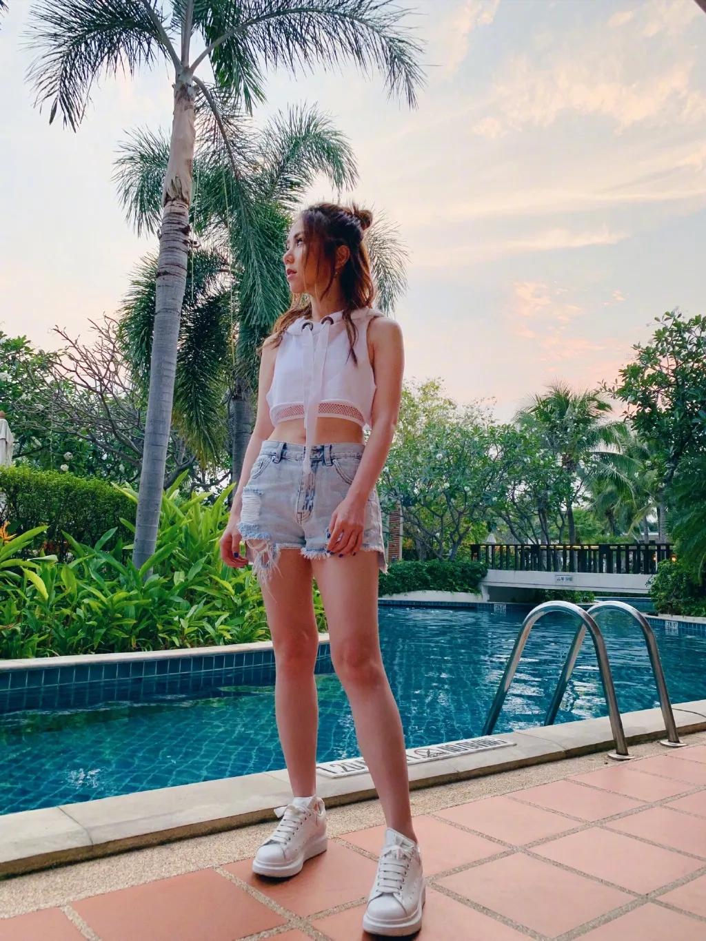 Wallpaper: Deng Ziqi - iMedia