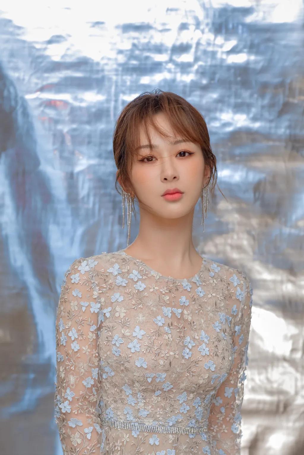 Yang Zi Photo Album - iMedia