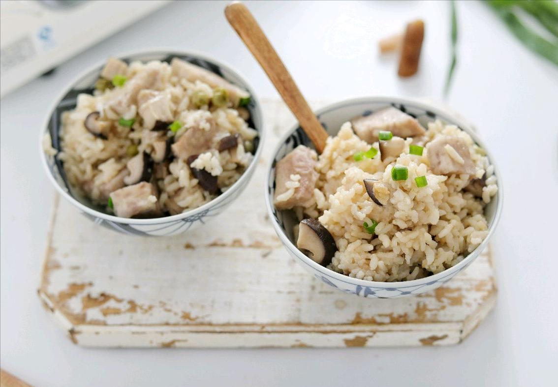 Simple home-cooked taro braised rice, 5 minutes to complete, take a ...